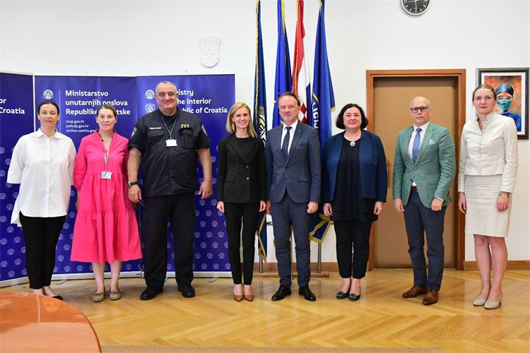 Ministarstvo unutarnjih poslova Republike Hrvatske - Državna tajnica ...