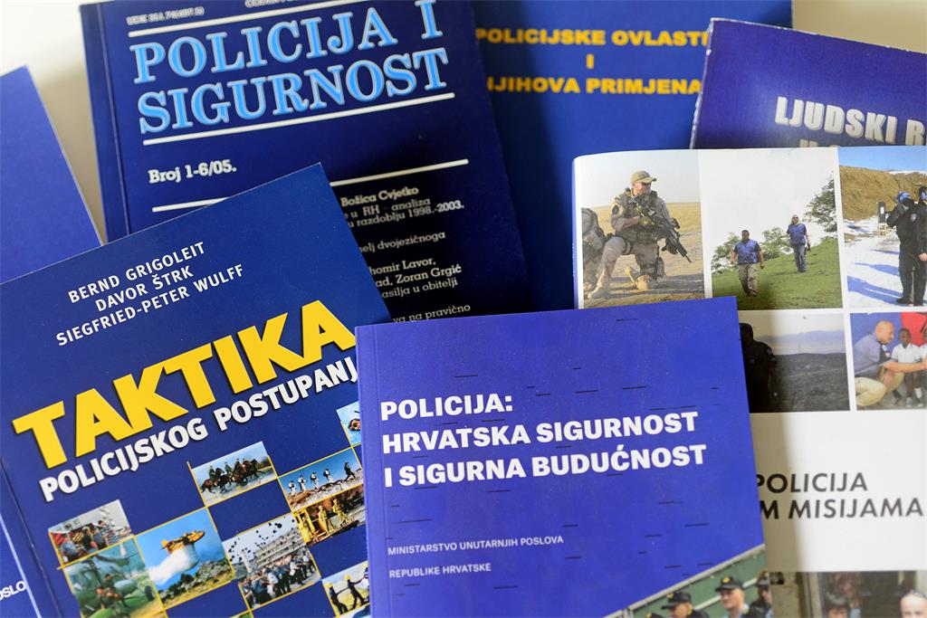 Ministarstvo unutarnjih poslova Republike Hrvatske - E-knjižnica