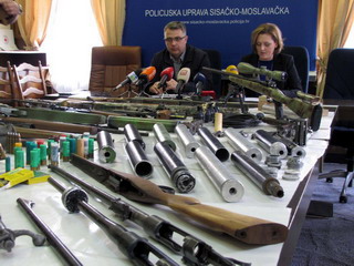 Ministarstvo unutarnjih poslova Republike Hrvatske - Sisak: Pretragom ...