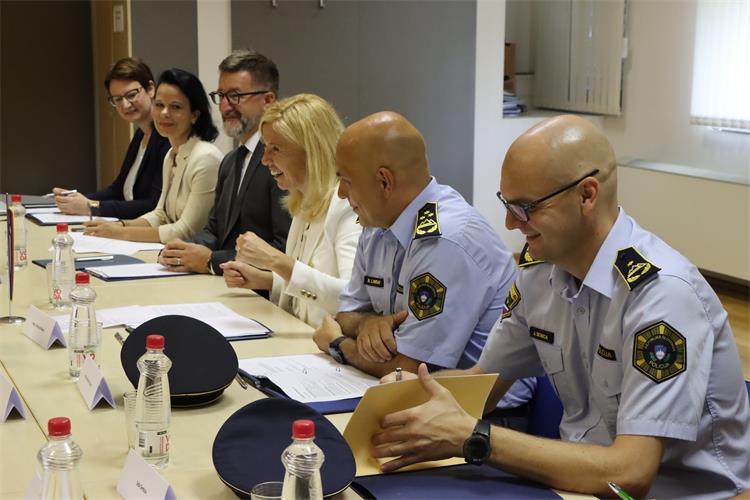 Ministarstvo unutarnjih poslova Republike Hrvatske - Brežice ...