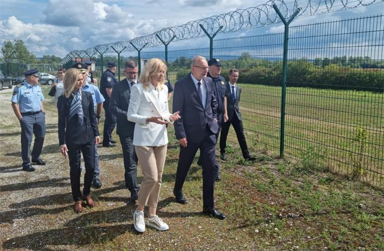 Ministarstvo unutarnjih poslova Republike Hrvatske - Brežice ...